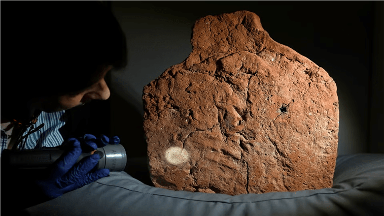 A 4,000-Year-Old Handprint Found on Egyptian Clay Model - The Middle ...